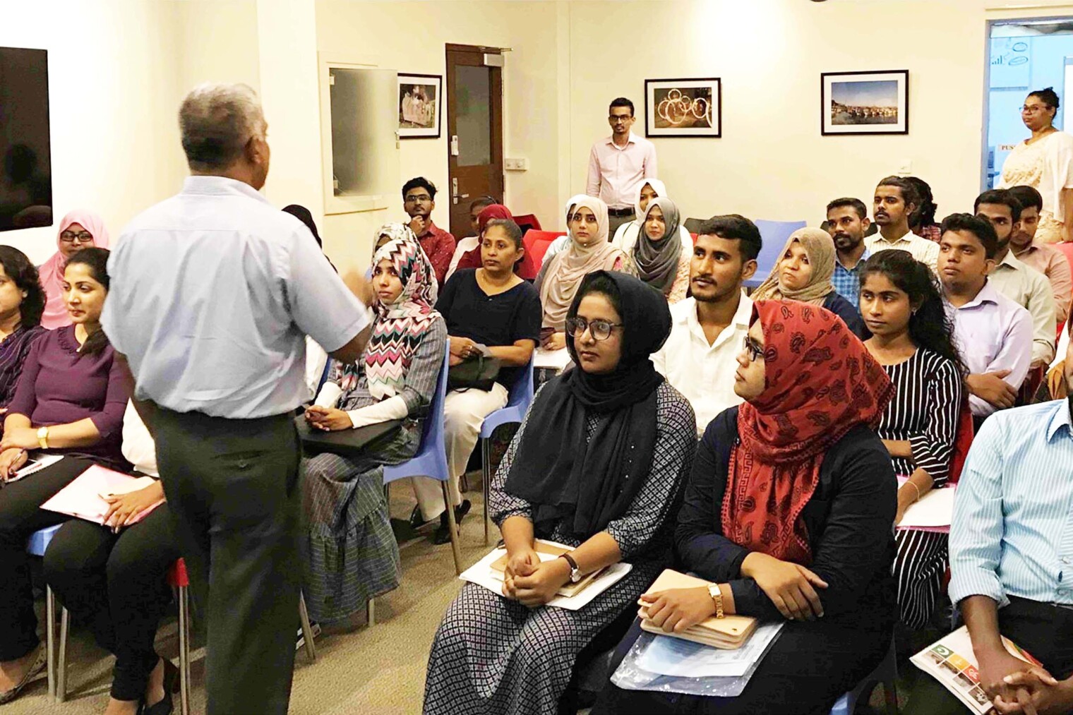 English Language Teacher Training (ESL) – Headway Learning Solutions